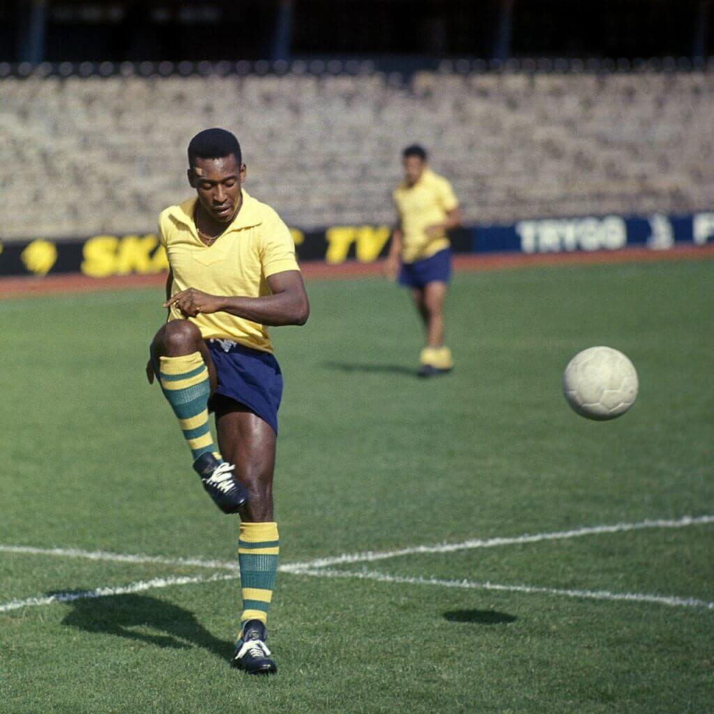 Great Football Player : Brazil's Football Legend Pelé Passes