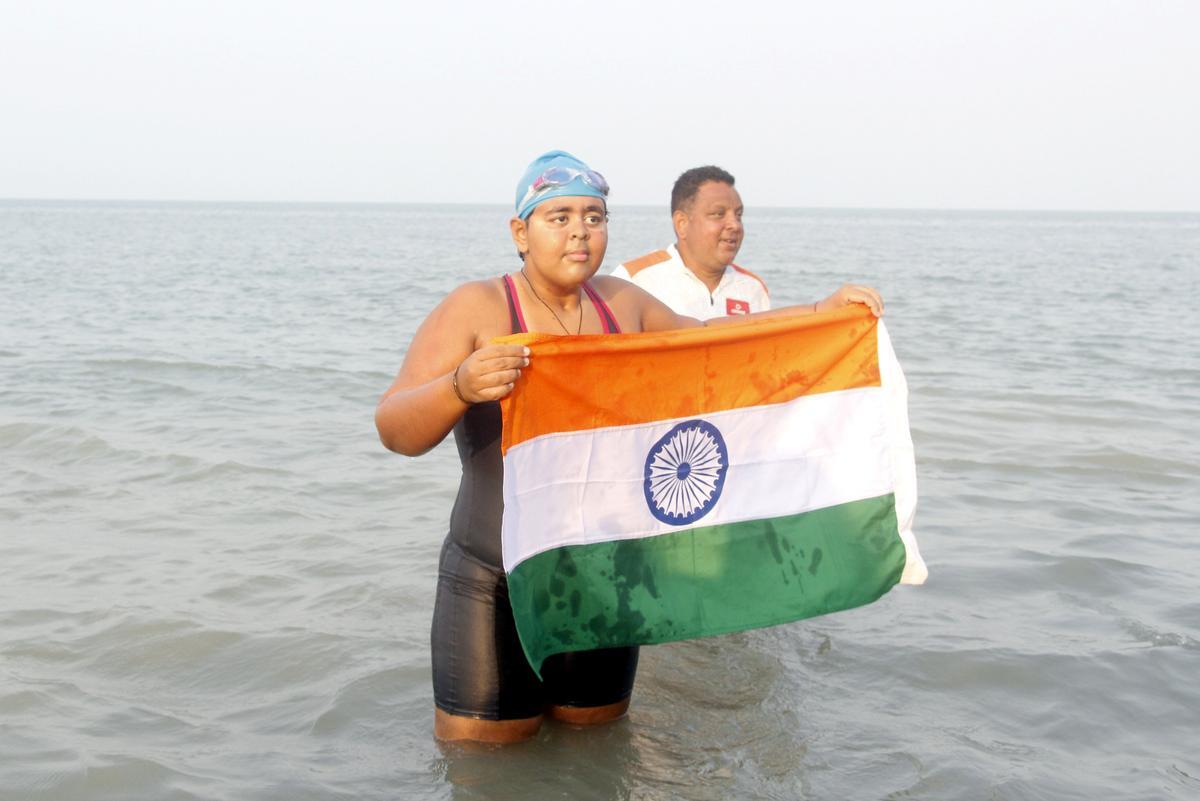 Jiya Breaks Records as the Youngest and Fastest Para Swimmer