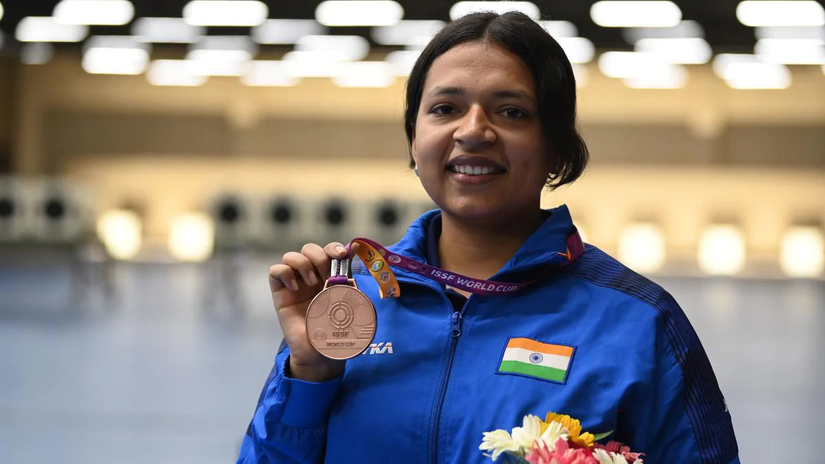 Sift Kaur Samra: Biography, Records, Medals